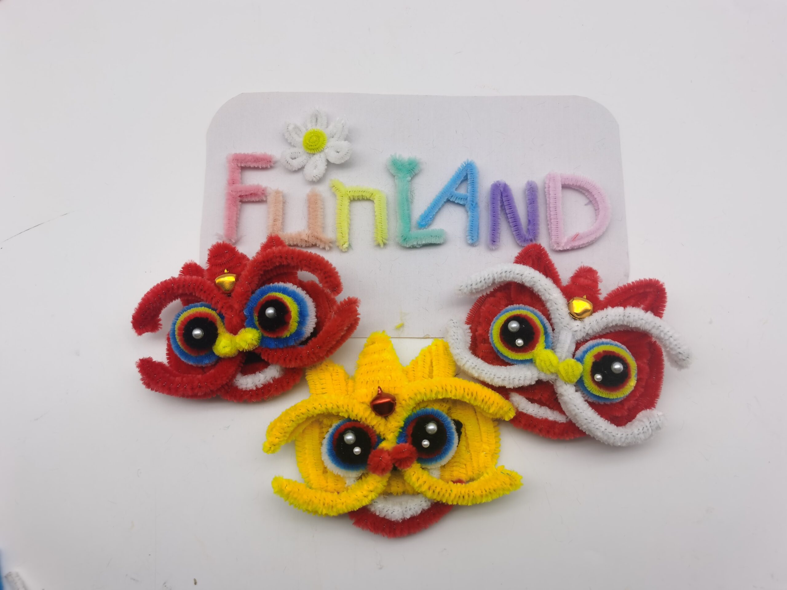 How to make pipe cleaner Chinese dancing lions-Lion Adults Leading ...